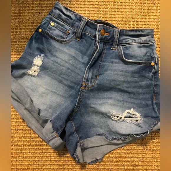 Kendall & Kylie | Shorts | Kendall And Kylie Denim Shorts In Size 24 ...